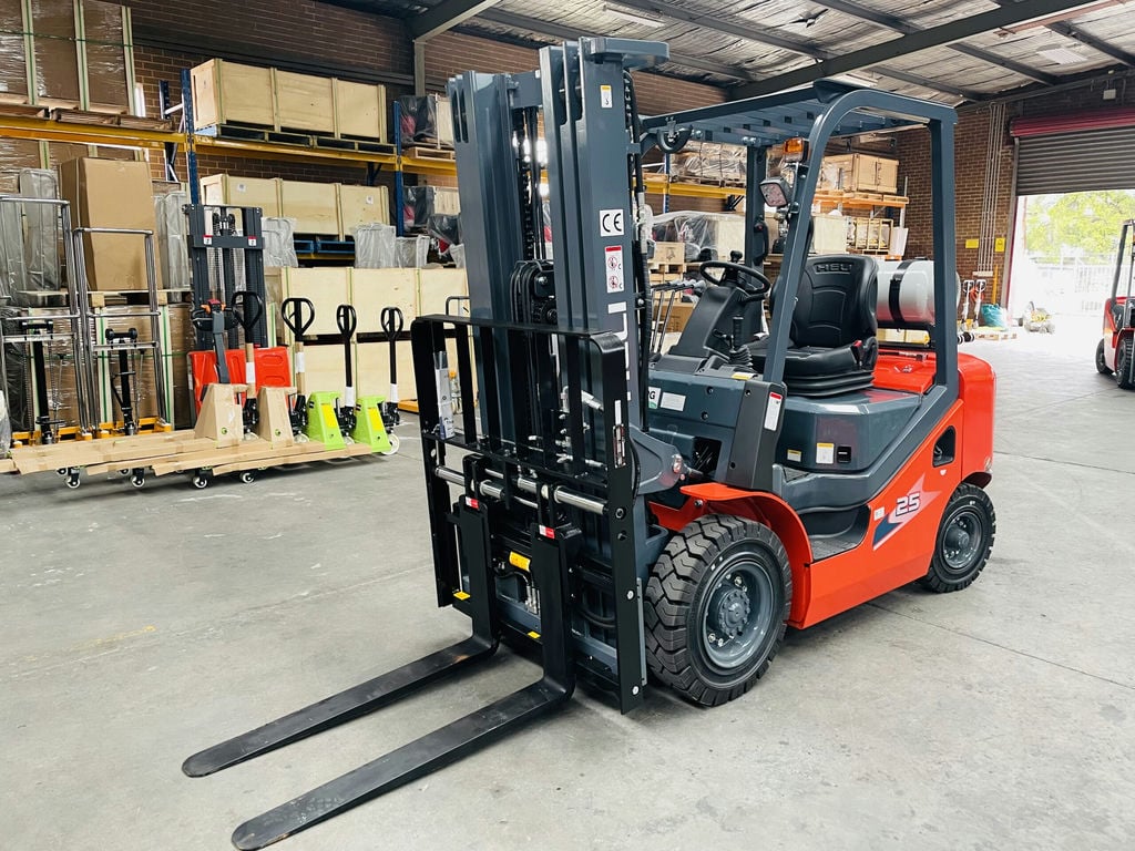 HELI CPQYD25-RC1H – 2.5T LPG Forklift 3 Stage 6.0m Mast - Access and ...